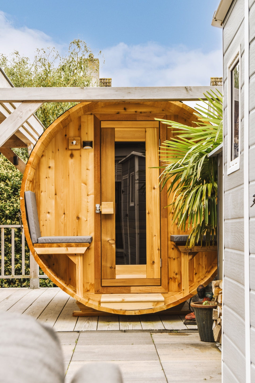backyard sauna layout / personalized sauna features